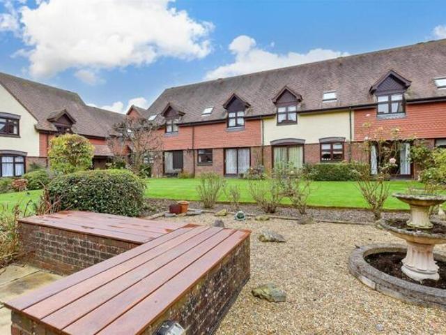 2 Bedroom House Billingshurst Billingshurst LS98968843