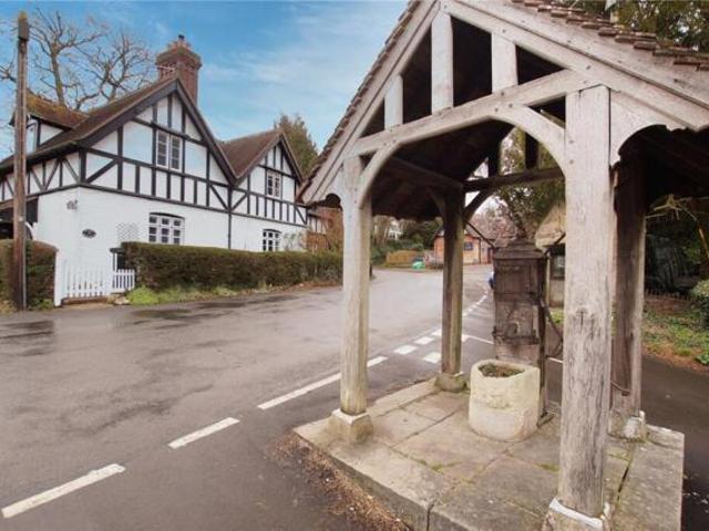 2 Bedroom House Blandford Forum Dorset LS101677134