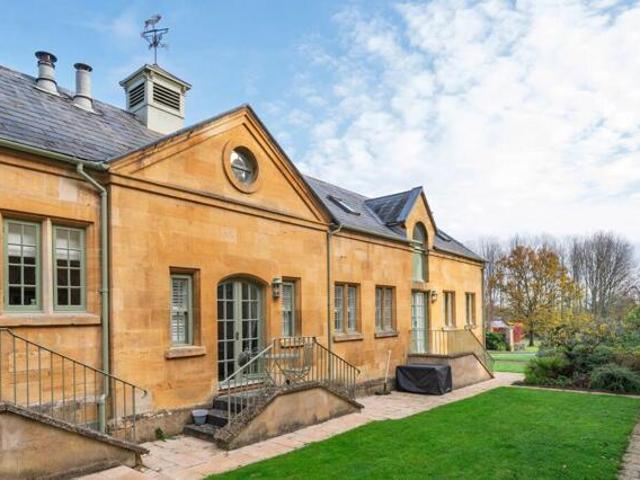 2 Bedroom House Blockley Gloucestershire 98930206
