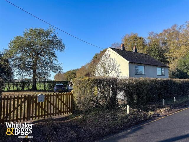 2 Bedroom House Brereton Heath Brereton Heath 98903211