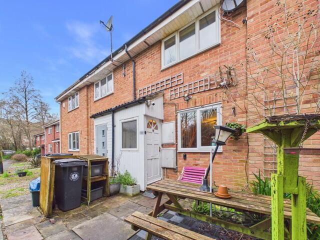 2 Bedroom House Bristol City Of Bristol 99926269
