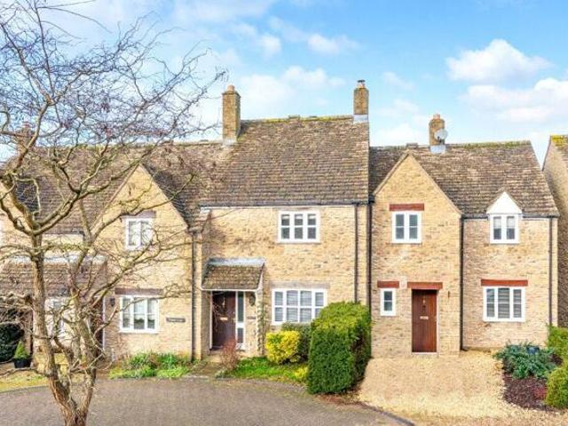 2 Bedroom House Broadway Worcestershire 99895375