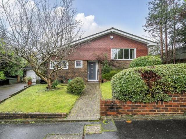 2 Bedroom House Bromley Greater London LS99161812