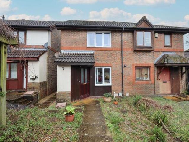 2 Bedroom House Burgess Hill West Sussex 100426340