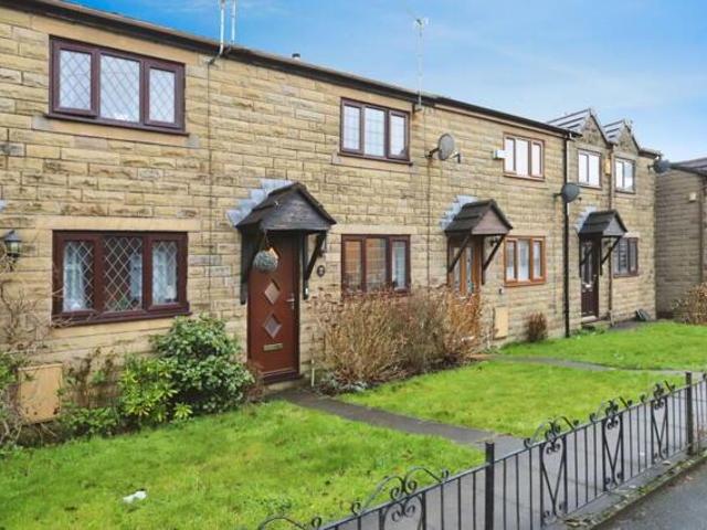 2 Bedroom House Bury Bury LS100398182