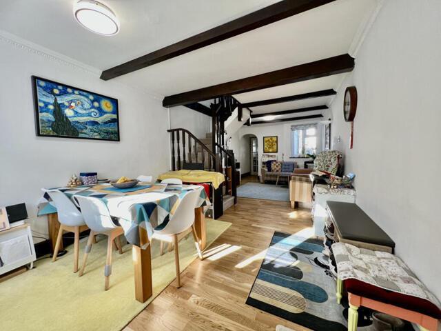 2 Bedroom House Bushey Hertfordshire 100426484