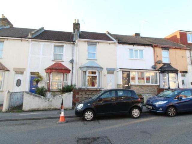 2 Bedroom House Gillingham Medway 101351853