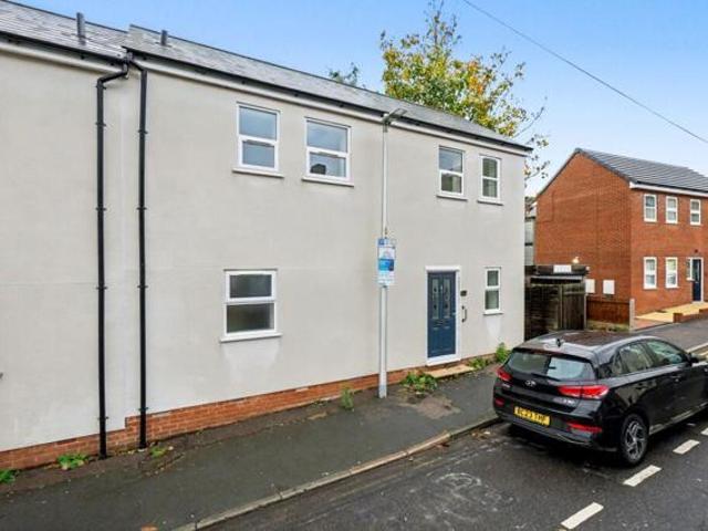 2 Bedroom House Gillingham Medway LS101277989