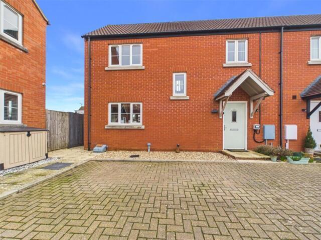 2 Bedroom House Gloucester Gloucestershire 99437084