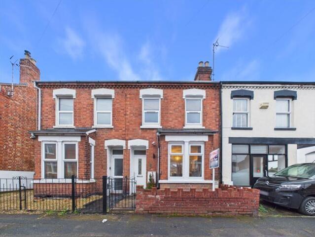 2 Bedroom House Gloucester Gloucestershire 99840465