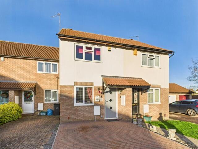 2 Bedroom House Gloucester Gloucestershire 99290610