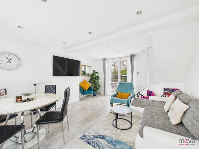 2 Bedroom House Gloucester Gloucestershire LS99344951