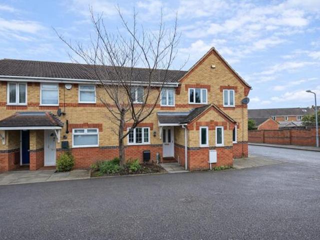 2 Bedroom House Grays Essex LS100503520
