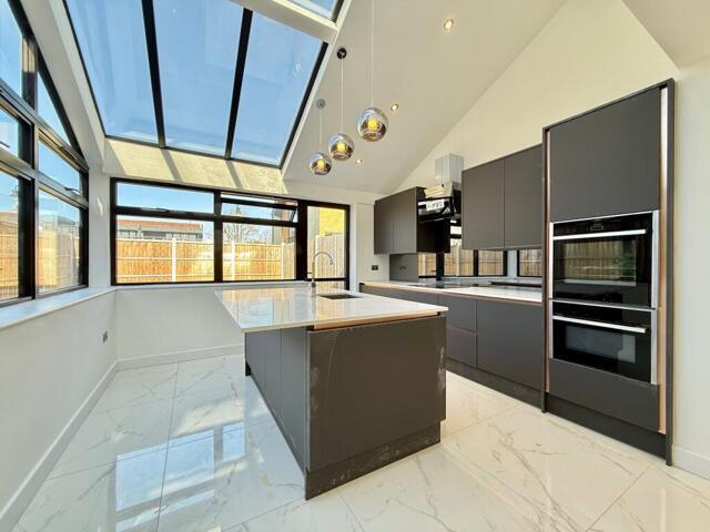 2 Bedroom House Great Warley Great Warley 98262732