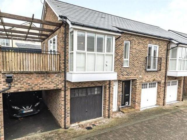 2 Bedroom House Greenhithe Kent LS100685251
