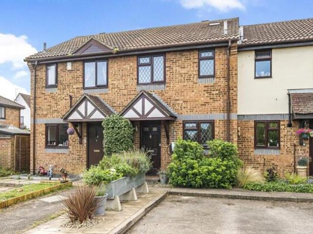 2 Bedroom House Guildford Surrey 98119120