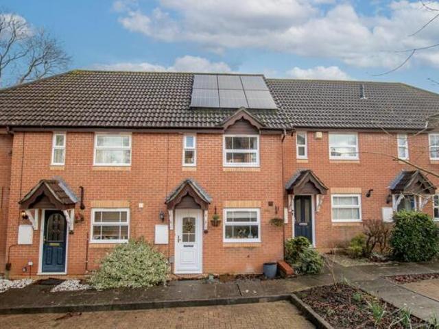 2 Bedroom House Guildford Surrey 98718555