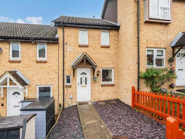 2 Bedroom House Guildford Surrey 100881627