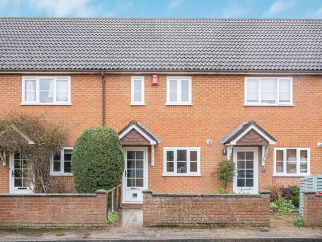 2 Bedroom House Guildford Surrey LS99290023