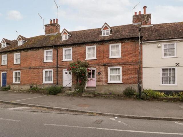 2 Bedroom House Downton Wiltshire 100649026