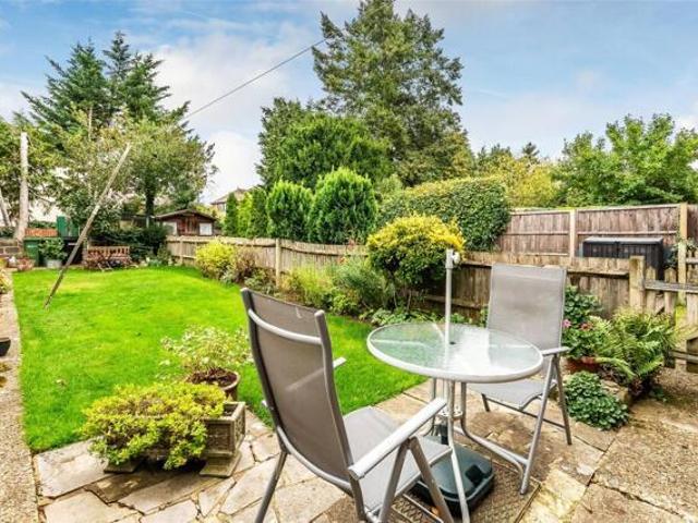 2 Bedroom House Dorking Surrey 100988155