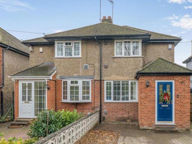 2 Bedroom House Datchet Berkshire 99029526