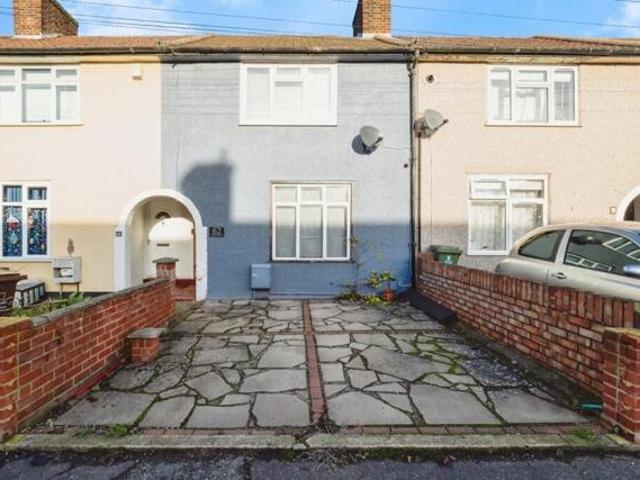 2 Bedroom House Dagenham Greater London 98612278