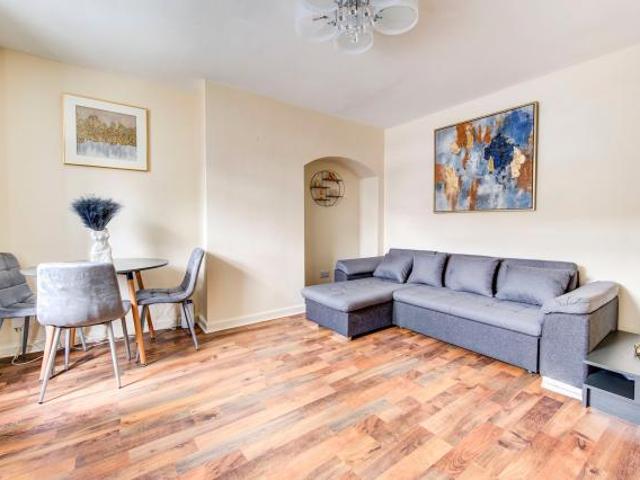 2 Bedroom House Dagenham Dagenham LS70353436