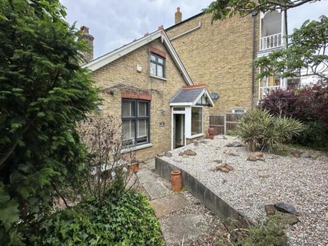 2 Bedroom House Deal Kent 98434452