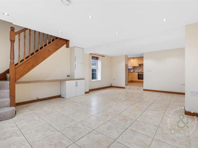 2 Bedroom House End Terrace
