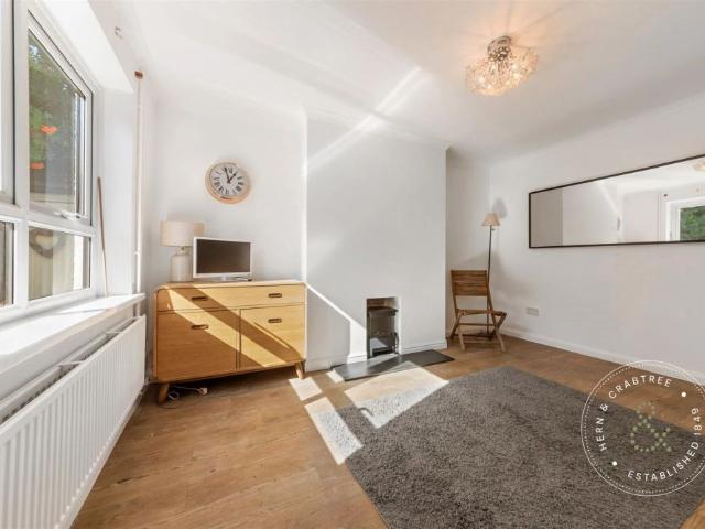 2 Bedroom House End Terrace