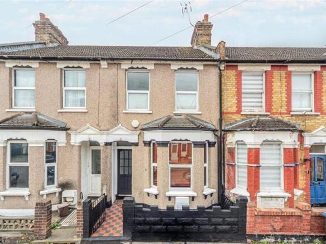 2 Bedroom House Enfield Greater London LS99237114