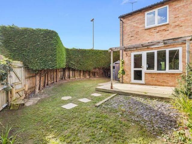 2 Bedroom House East Grinstead West Sussex 98648993