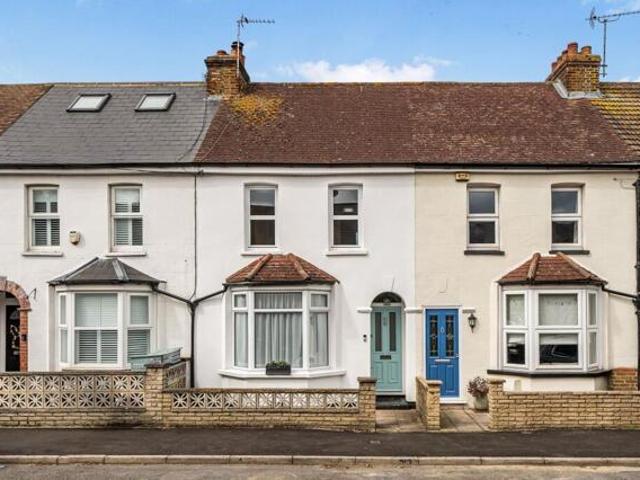 2 Bedroom House Epsom Surrey LS101743342