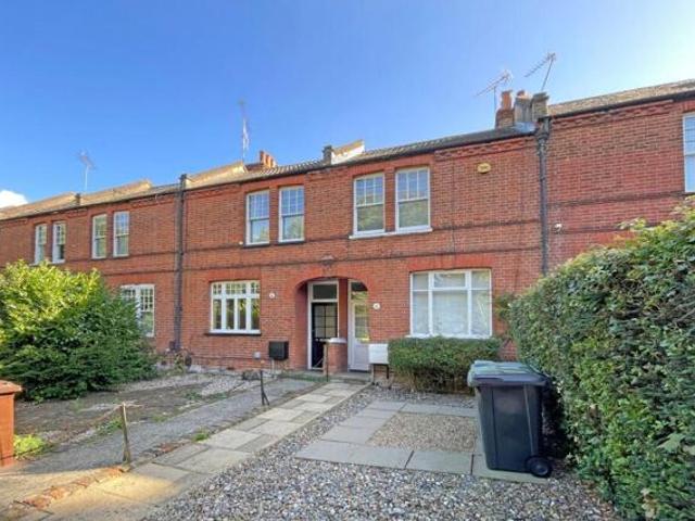 2 Bedroom House Epsom Surrey LS99130131
