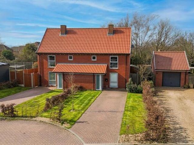 2 Bedroom House Erpingham Erpingham 101059649