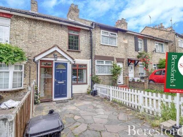 2 Bedroom House Essex Essex 99840473