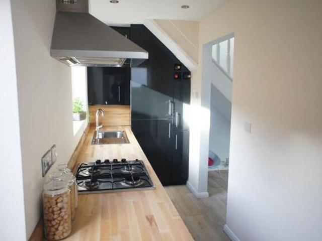 2 Bedroom House Exeter Devon LS101351798