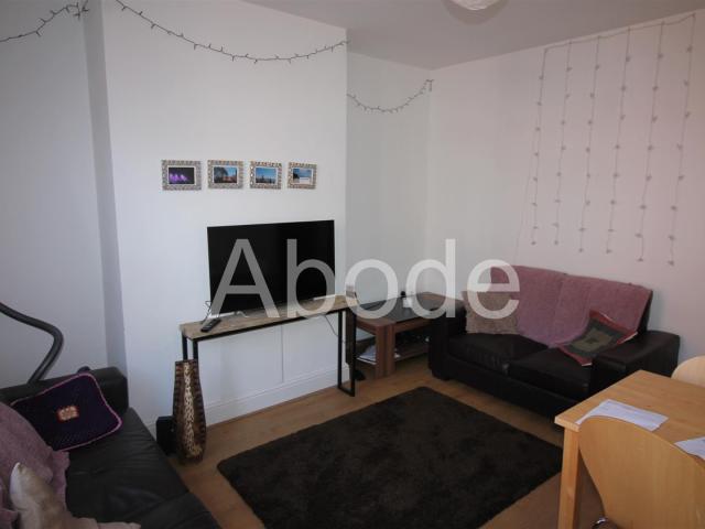 2 Bedroom House for rent at Autumn Grove, Hyde Park, Leeds