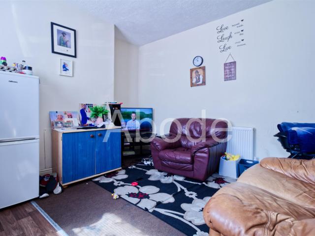 2 Bedroom House for rent at Autumn Grove, Hyde Park, Leeds