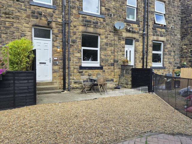 2 Bedroom House for rent at Fountain Street, Morley, Leeds
