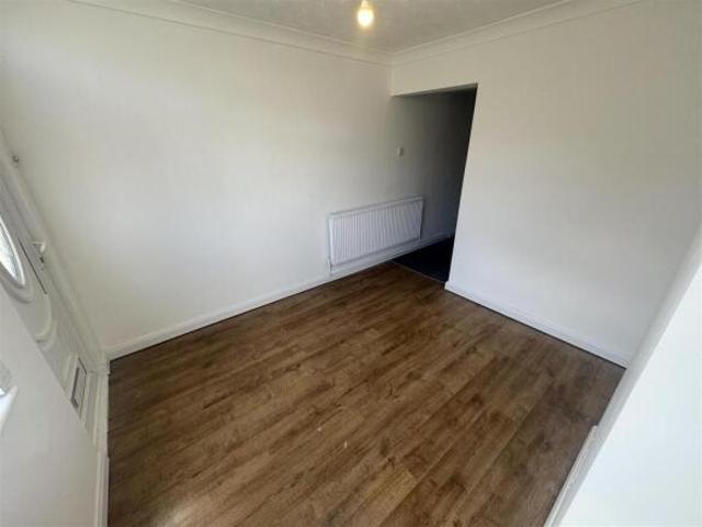 2 bedroom house for rent in 13 South Street, PE2