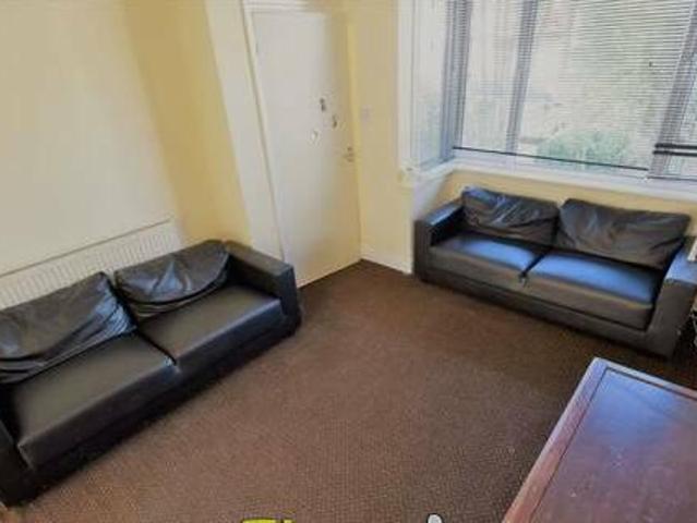 2 bedroom house for rent in 21 Park View Avenue 2 Bed LS4