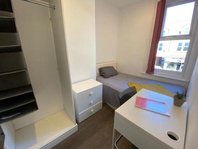 2 bedroom flat for rent in Flat 2 313a Ecclesaall Road, Sheffield, S11