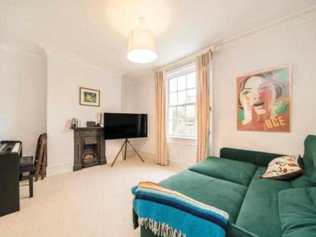 2 bedroom house for rent in Coborn Road, Bow, London, E3