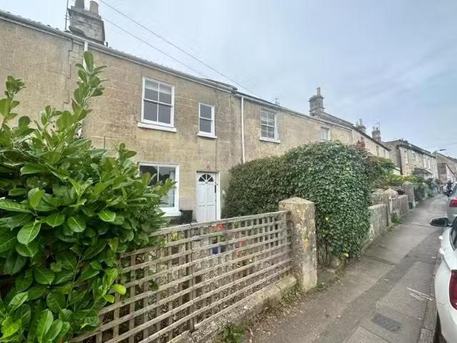 2 bedroom house for rent in Combe Road, BATH, BA2