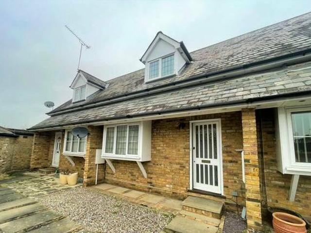 2 bedroom house for rent in Coronation Road WARE SG12