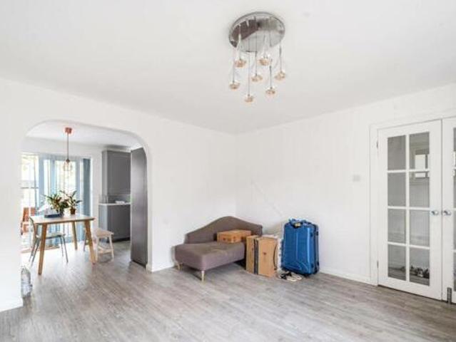 2 Bedroom House For Rent In Canning Town, London