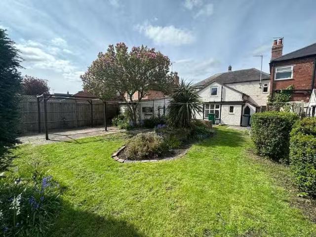 2 bedroom house for rent in Castle Way, Willington, DE65 6BT.