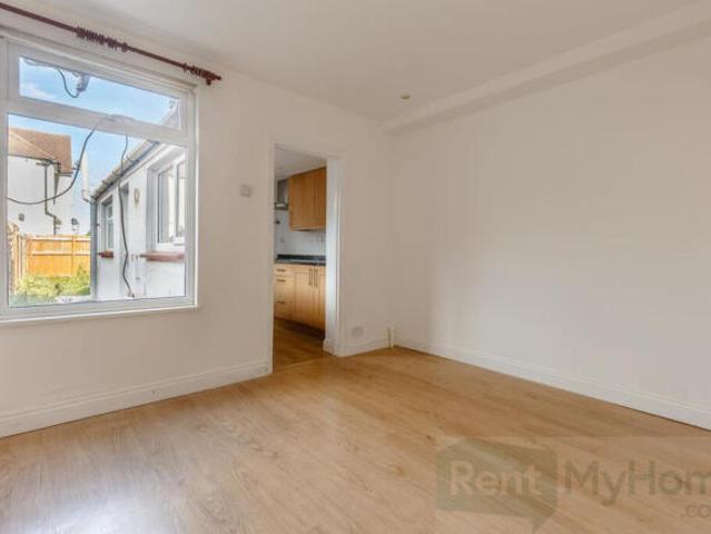 2 bedroom house for rent in Church Road, Swanscombe, DA10